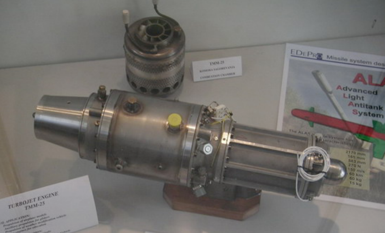 TMM-40 turbomlazni motor