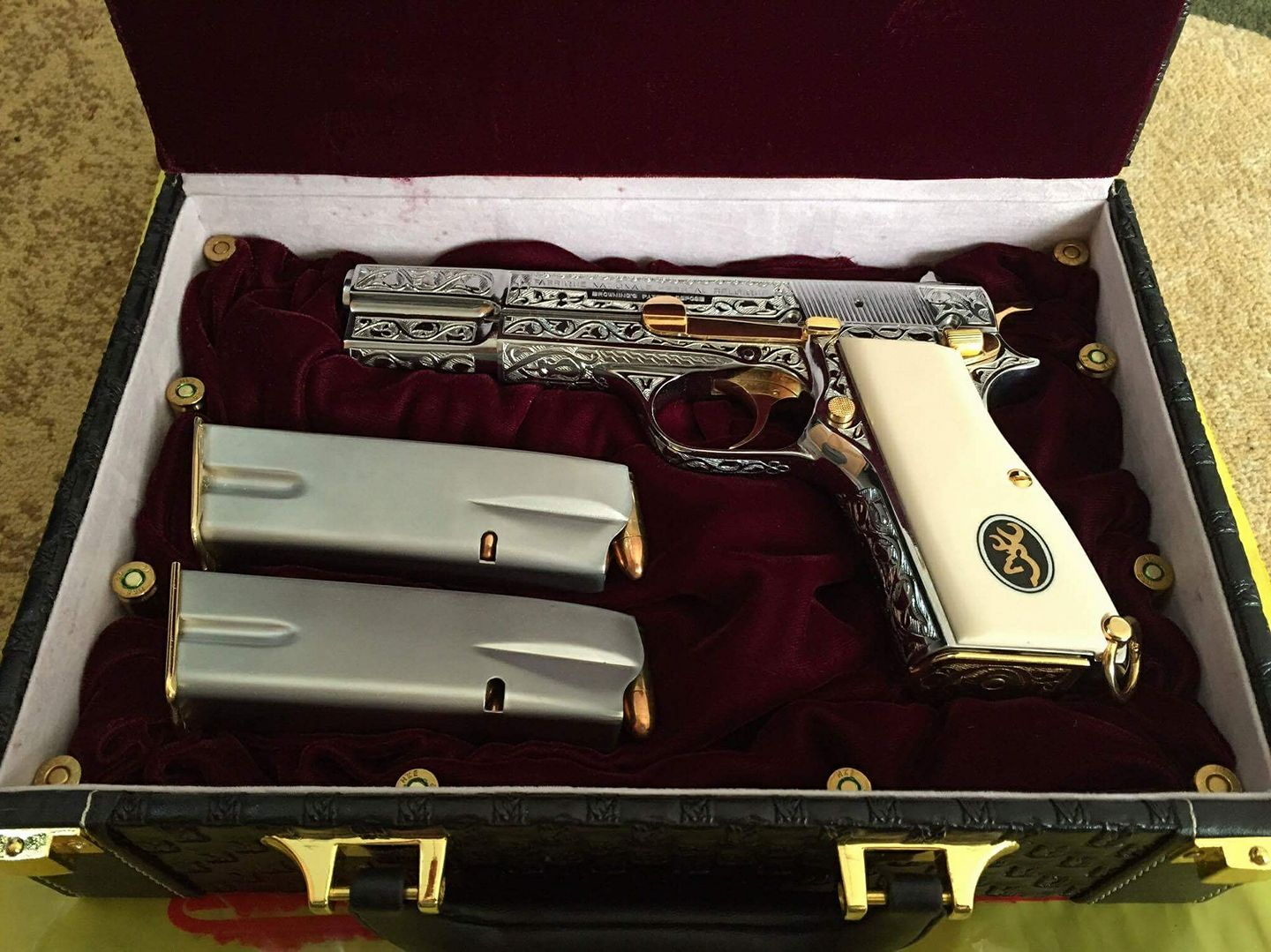 Pištolji i revolveri (koji nemaju svoju temu)