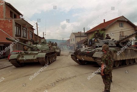 kfor nato operation joint guardian during kosovo crisis jun 1999 ...