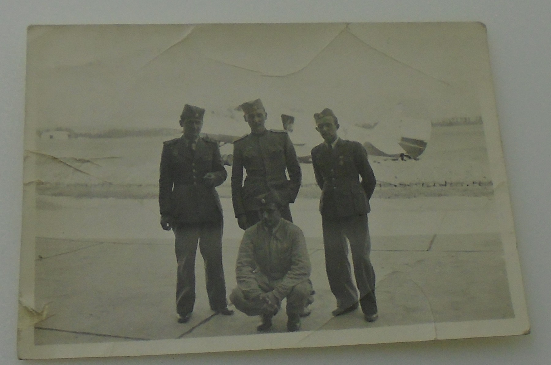 kraljevina piloti na aerodromu iza avion slika O 326592813 :: Mycity ...